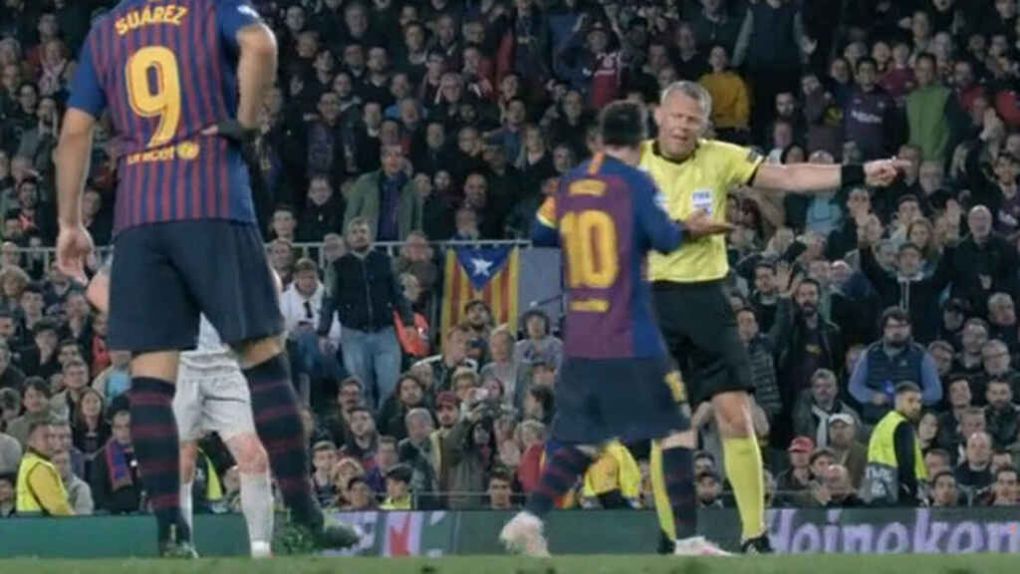 Lionel Messi told by referee: "Show me respect, you always do the same ...