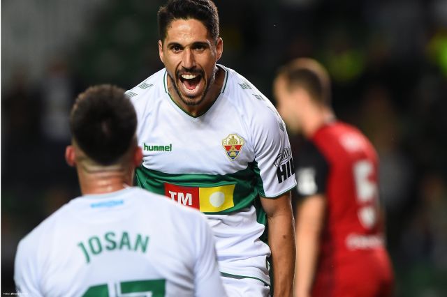 Watch: Fidel Chaves' penalty gets Elche level with Real Madrid ...