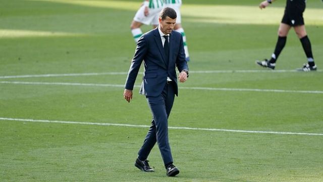 Sevilla begin search for new head coach, former Valencia and Leeds ...