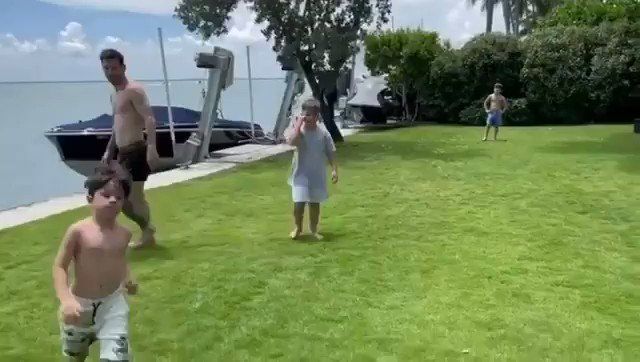 Watch: Mateo's already balling on vacation with his dad Lionel Messi ...