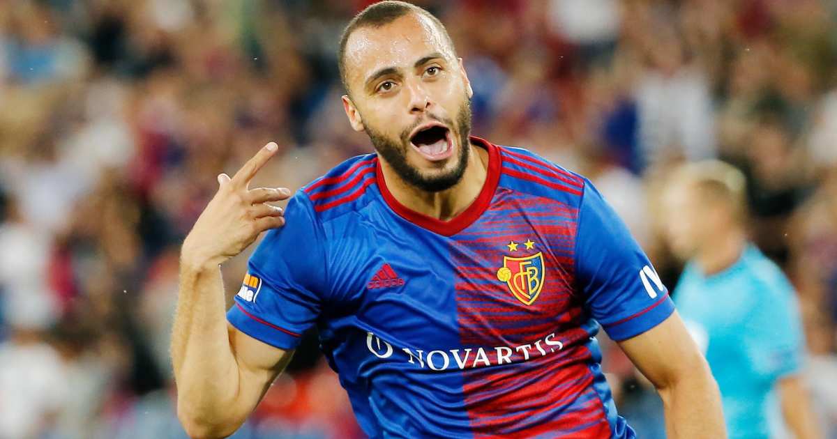 Barcelona considering move for Deco-recommended Brazilian forward ...