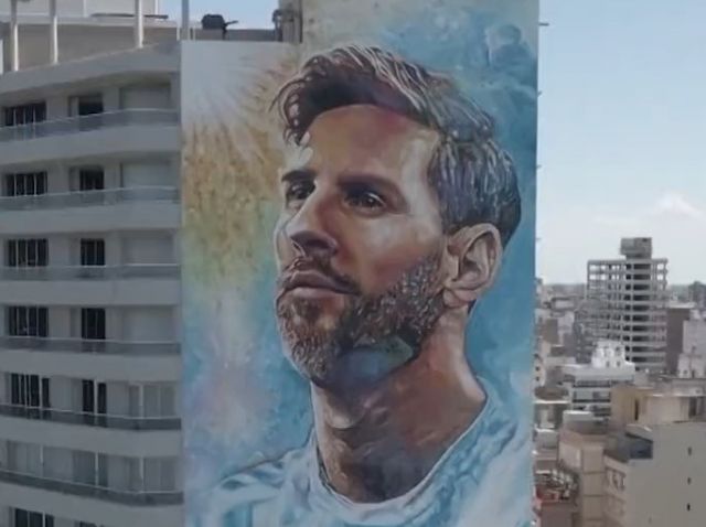 226 foot tall mural dedicated to Lionel Messi erected in his hometown ...