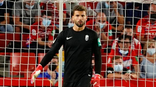 Napoli interested in Granada goalkeeper Luis Maximiano - Football España