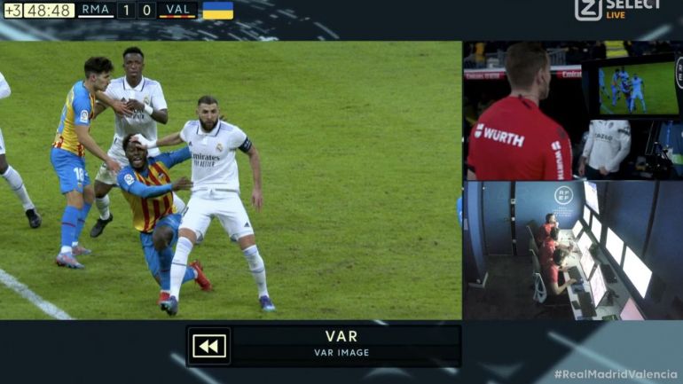 WATCH: VAR rules out Real Madrid's opening goal for Karim Benzema foul ...
