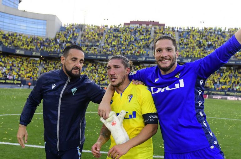 Third option on the table for Cadiz left-back Pacha Espino this summer ...