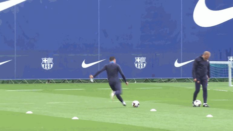 WATCH: Xavi Hernandez nails impressive trick shot during Barcelona ...