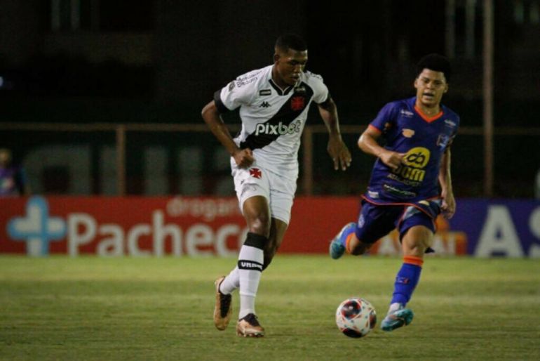 Analysis: Who is Rayan Vitor, the 16-year-old Brazilian wonderkid ...