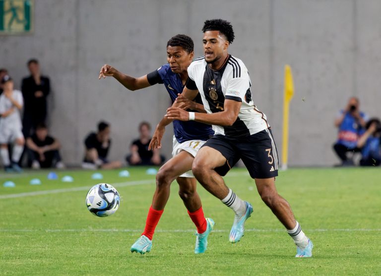 Barcelona chasing 17-year-old German left-back at Borussia Dortmund ...