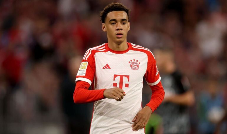 Bayern Munich's Jamal Musiala suffering with injury problem three days ...