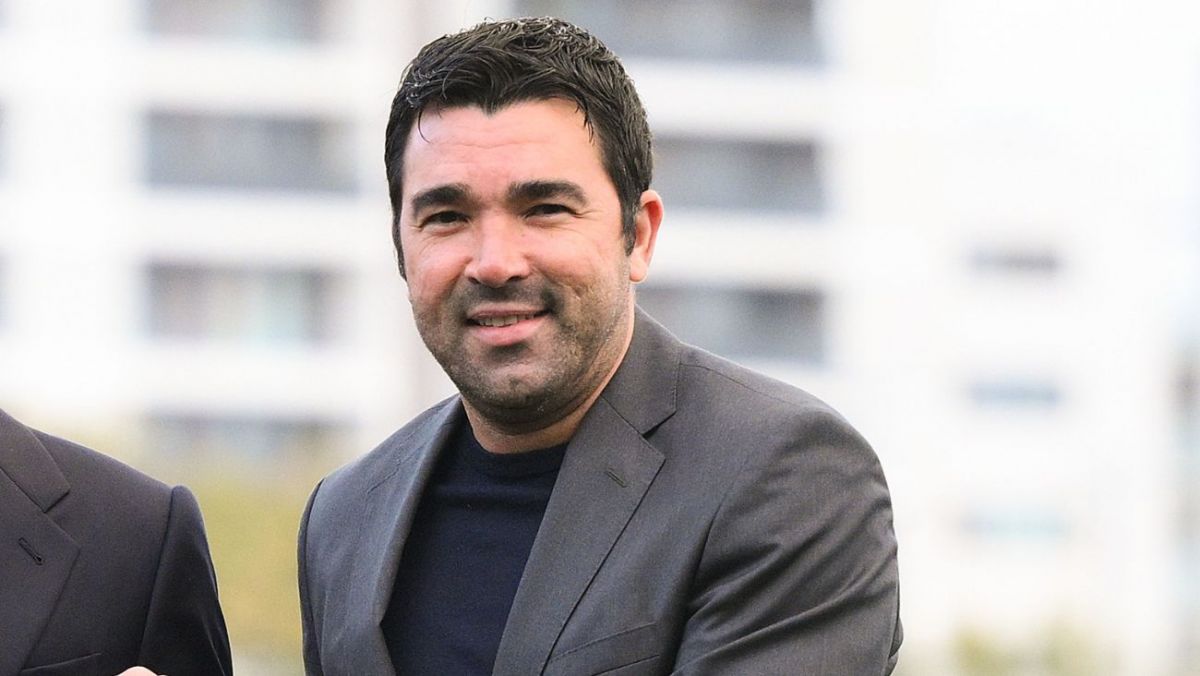 Barcelona Sporting Director Deco planning for future of goalkeeping ...