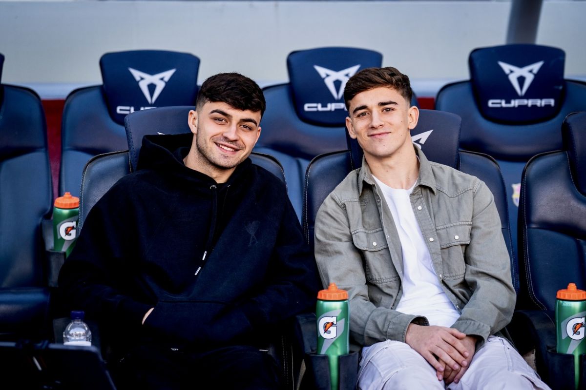 Gavi with Barcelona squad in Paris ahead of Champions League showdown ...