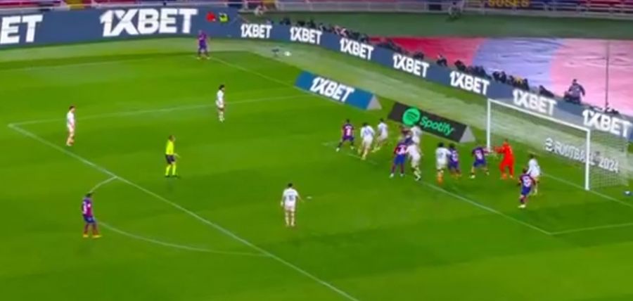 WATCH: Robert Lewandowski equalises for Barcelona against Valencia amid ...