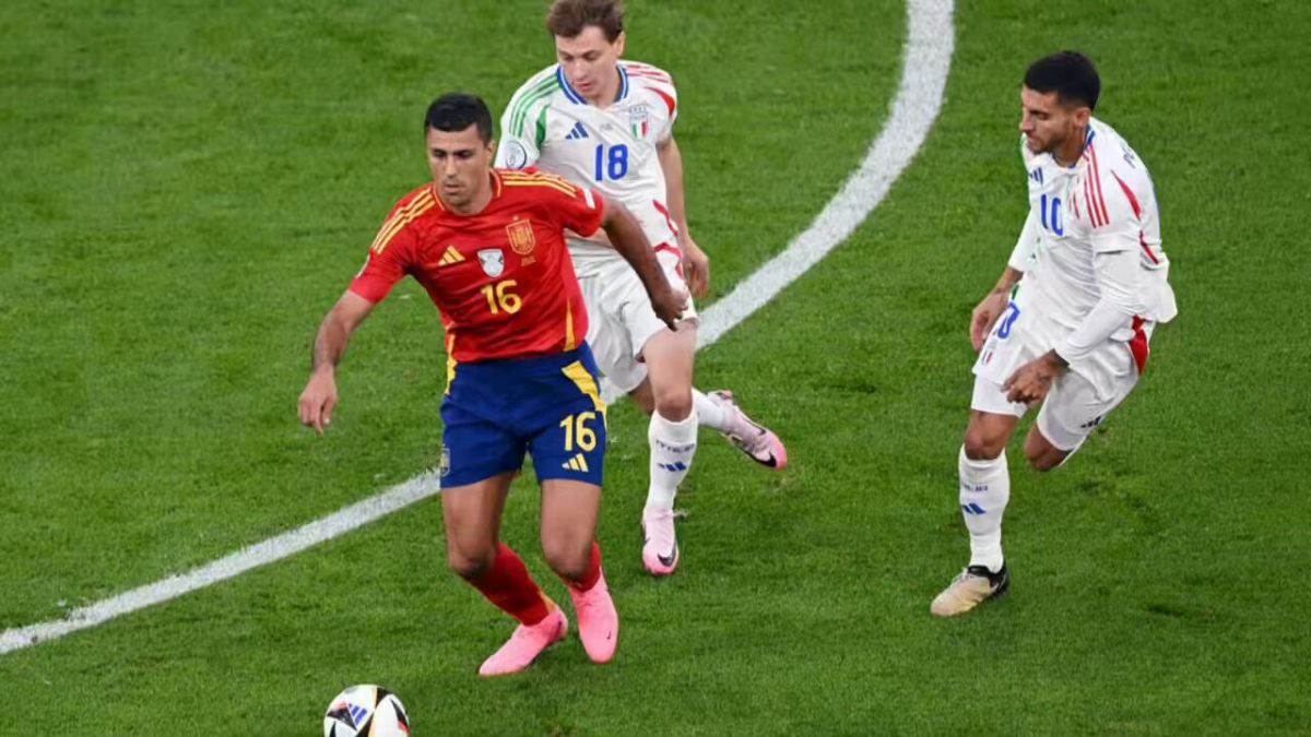 Rodri Hernandez happy at Manchester City but 'Madrid is my city' amid ...