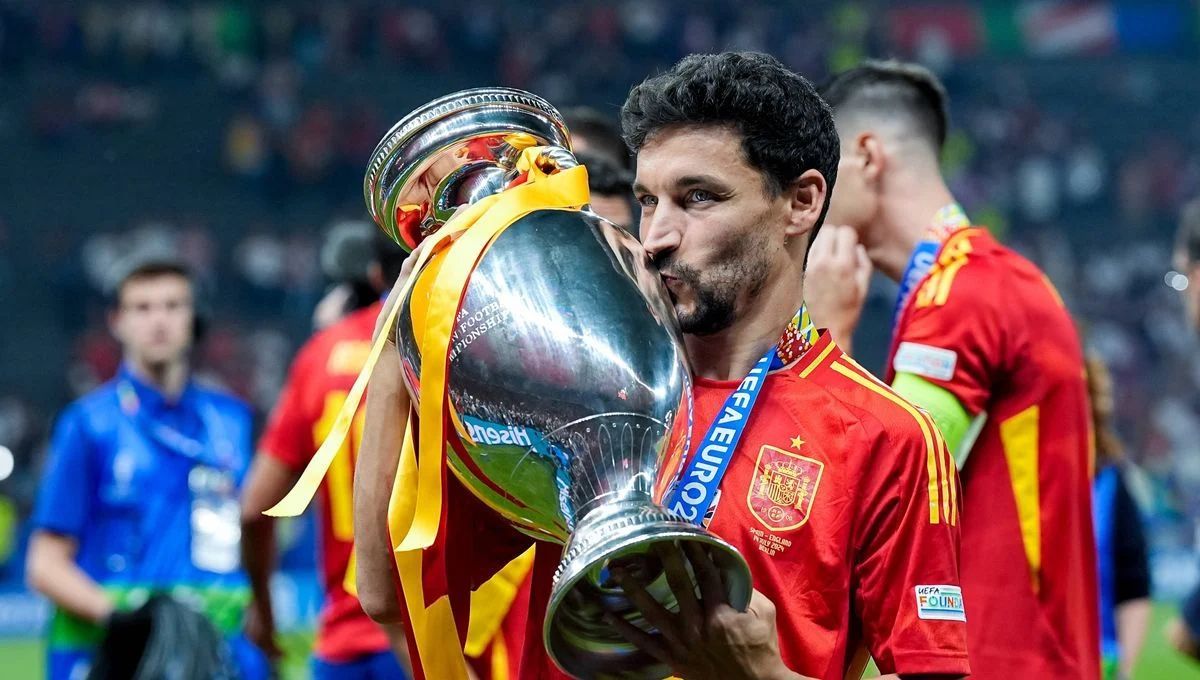Tearful Jesus Navas thanks Real Madrid fans for career farewell