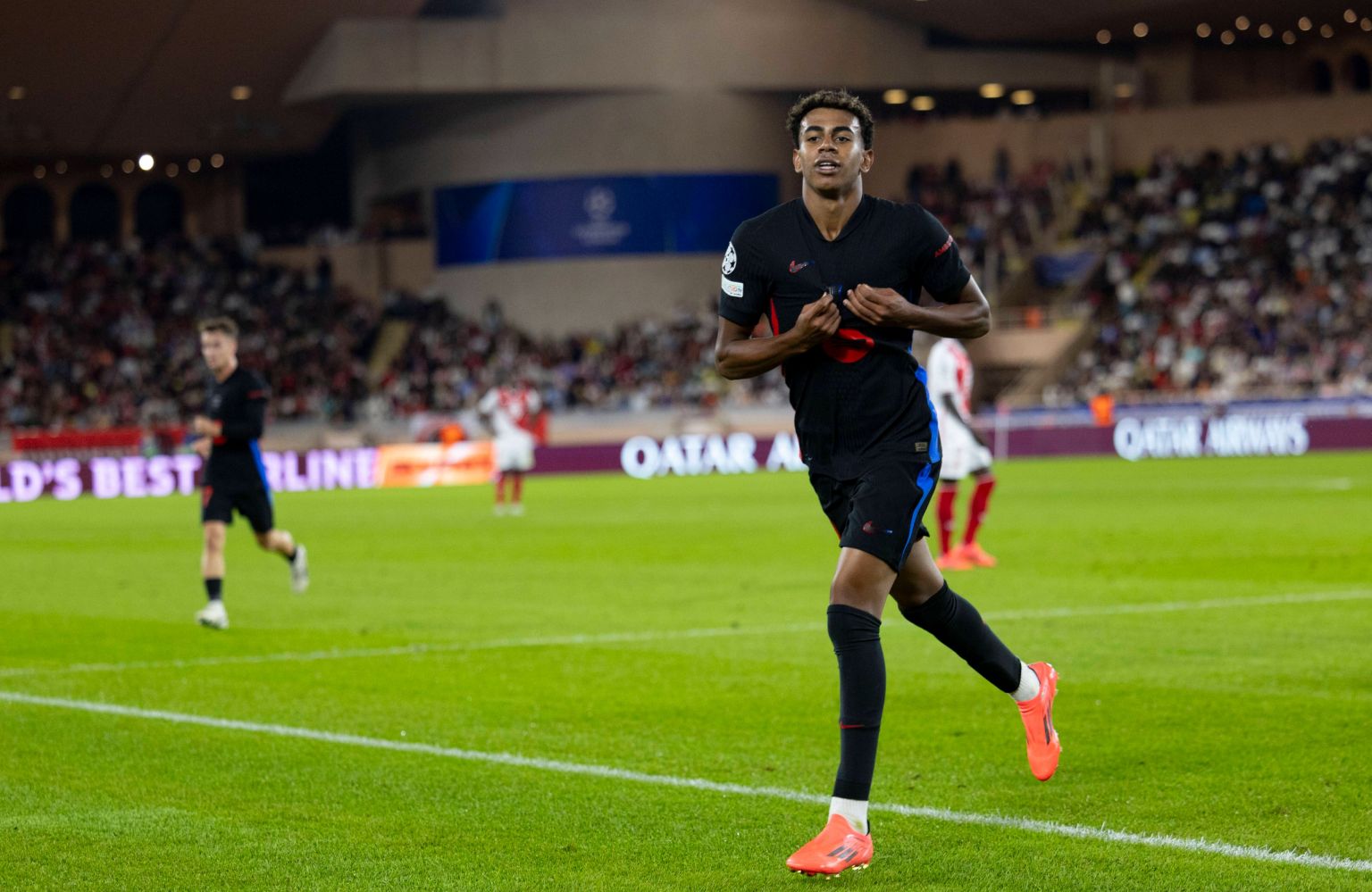 Barcelona delayed Lamine Yamal debut due to contract concerns - Football España