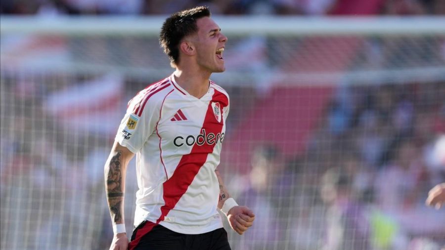 WATCH: Sickening Luis Figo pig's head incident repeated in Brazil 22 ...