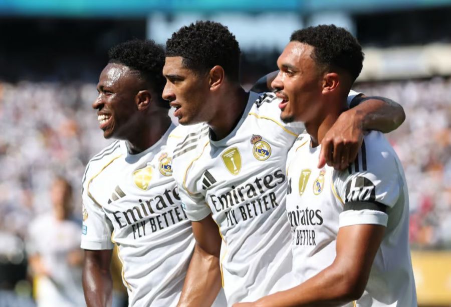 Jude Bellingham shows off scar in first pictures after shoulder surgery