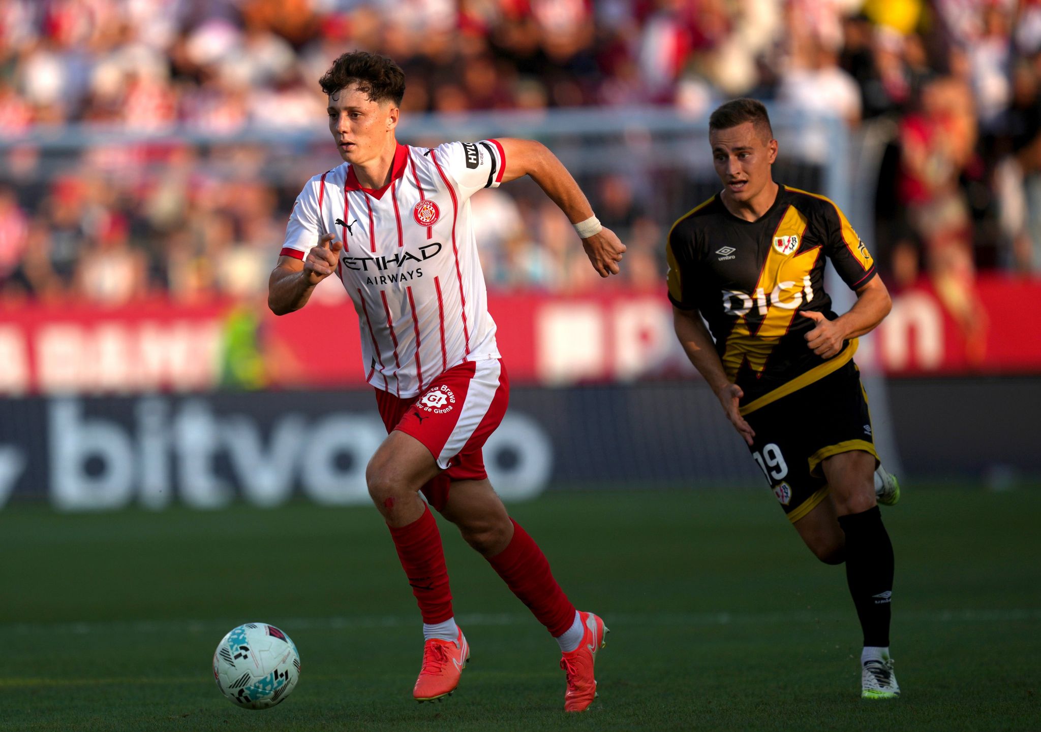 Girona open door to defender sale as Wolves make €30m offer