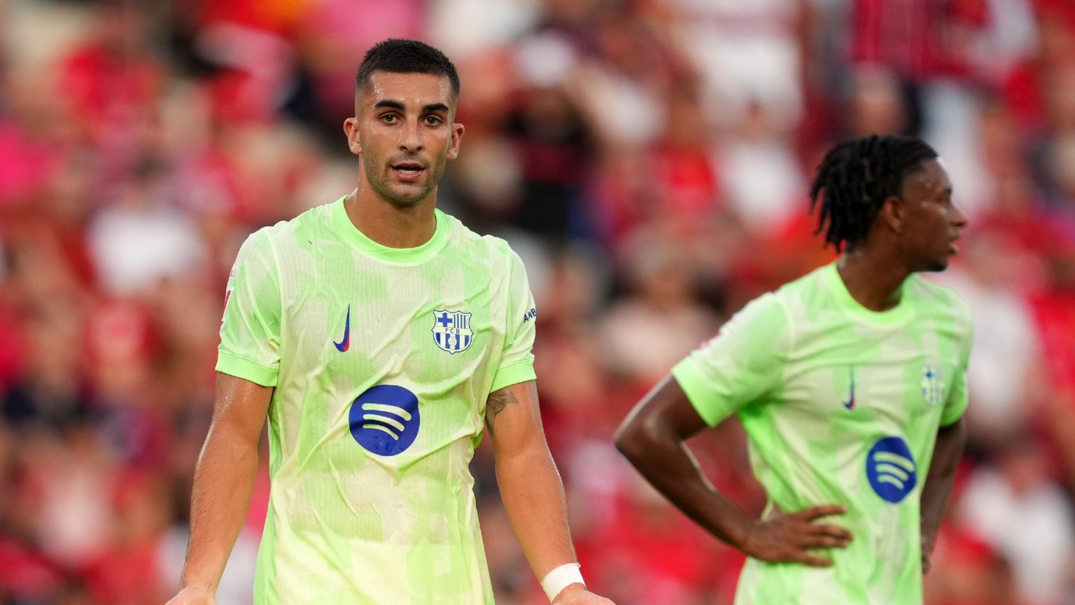 Chaos in Mallorca as Barcelona start La Liga defence in style