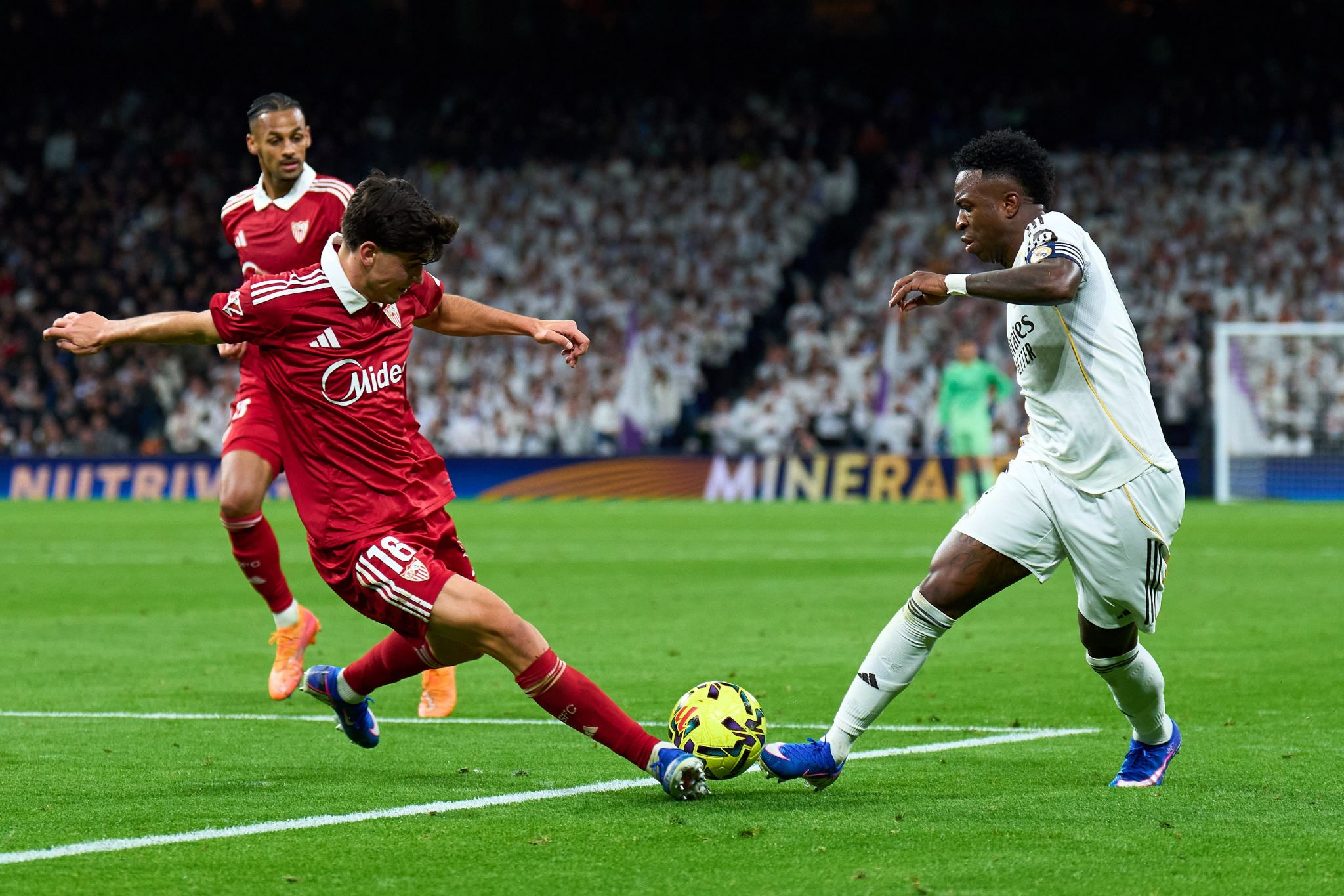 Napoli sporting director confirms interest in standout Sevilla star