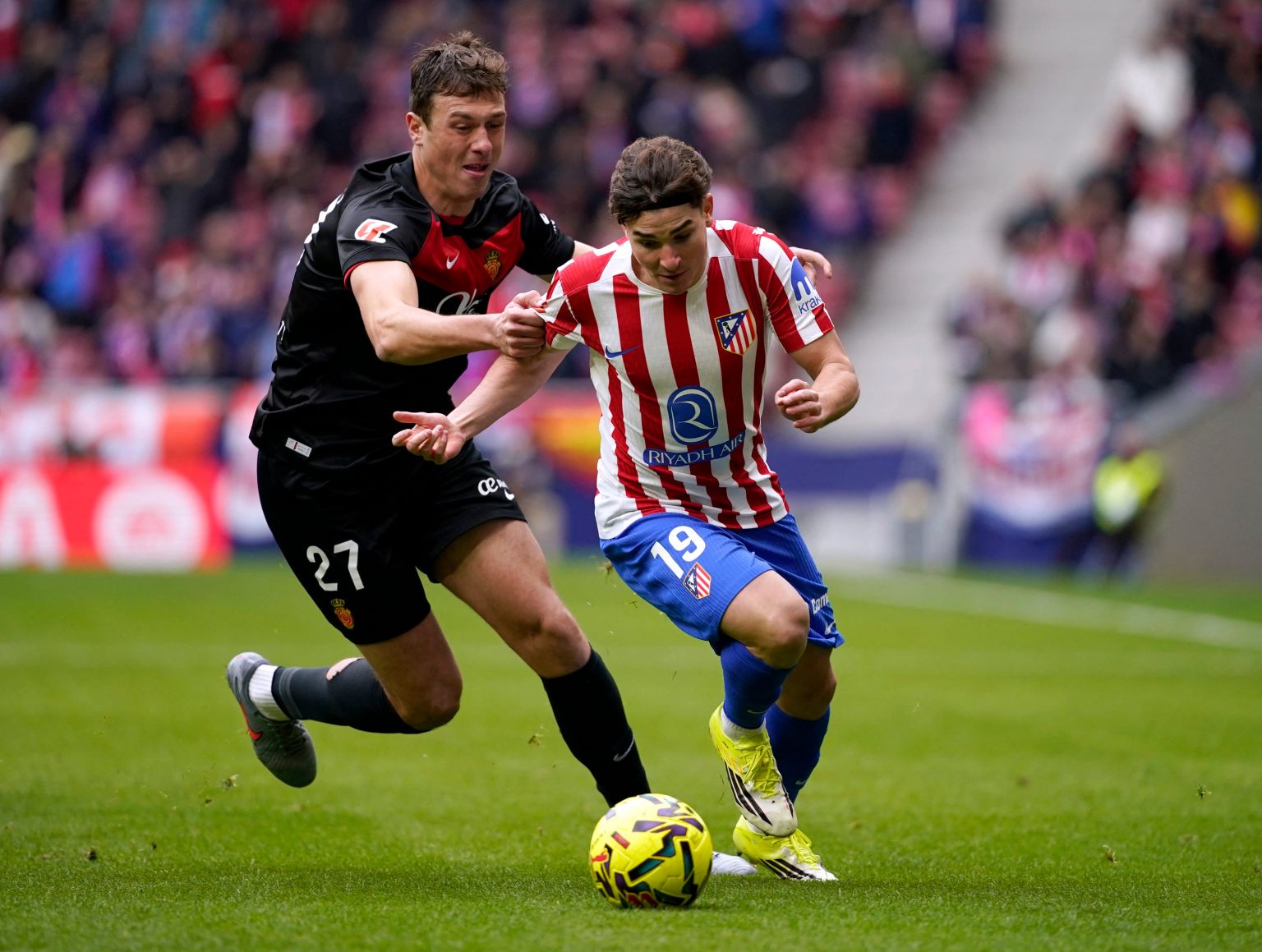 Arsenal step up pursuit of Barcelona target Julian Alvarez