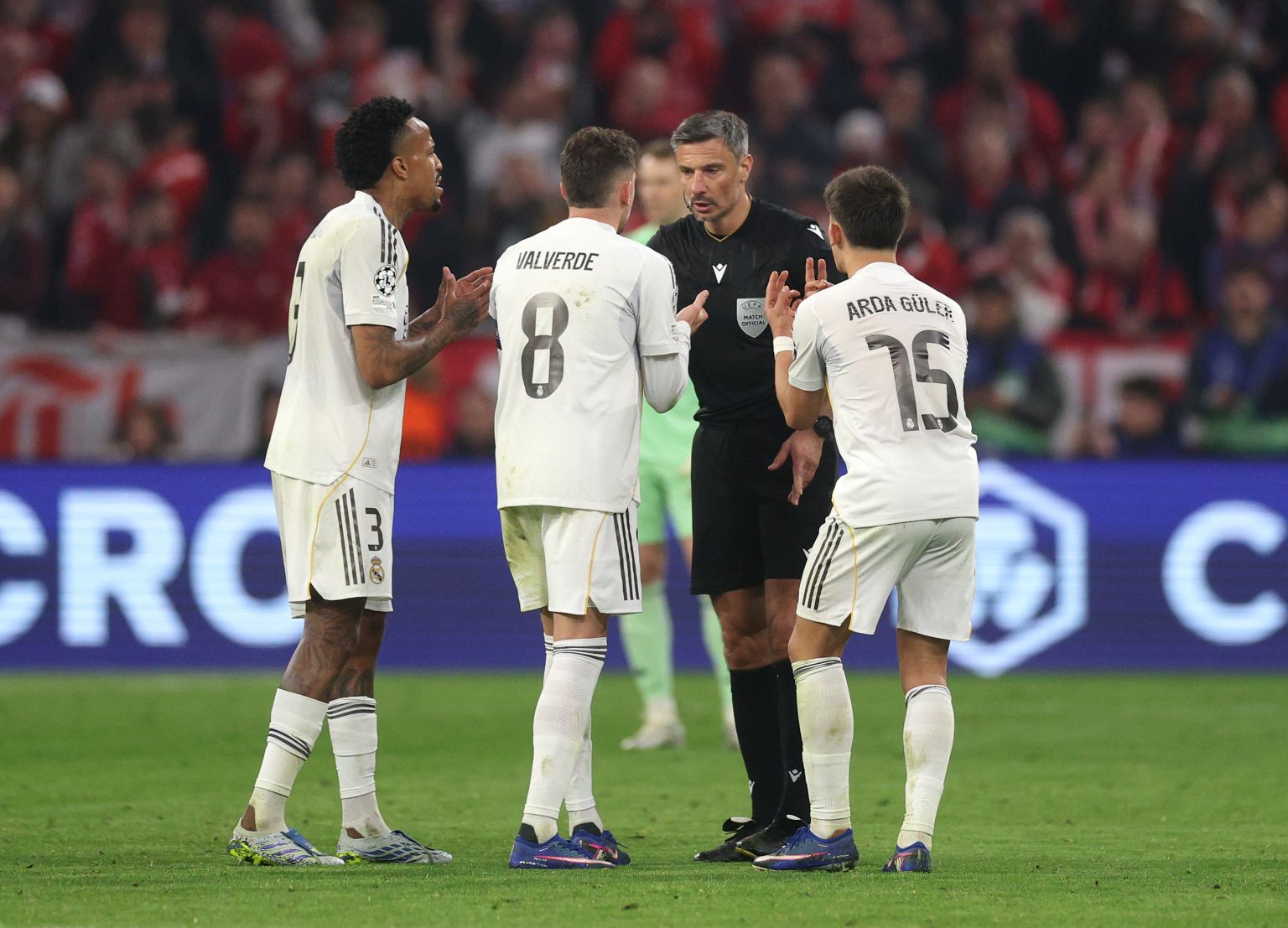 Real Madrid players slam referee after controversial red card